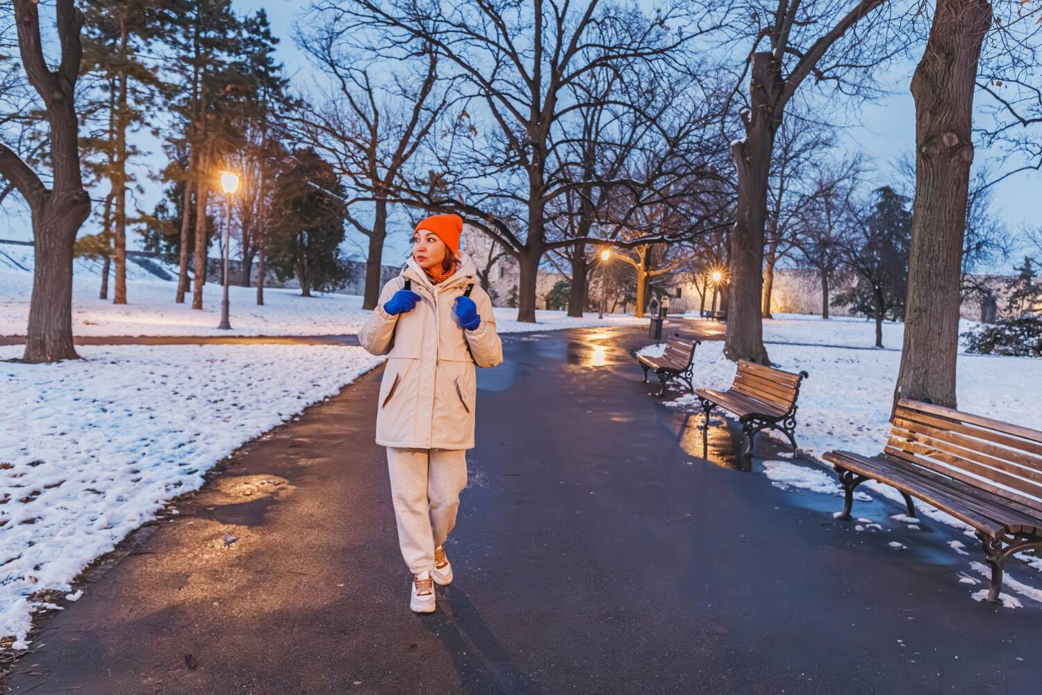 Staying Safe While Walking at Night: Short Days, Bright Tips - StaySafe.org